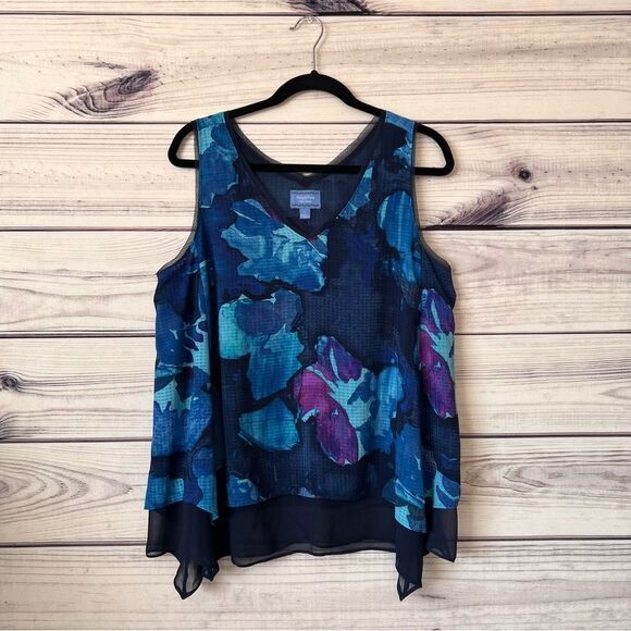 Simply Vera Vera Wang | Tops | Simply Vera Vera Wang Bluefloral V Neck ...